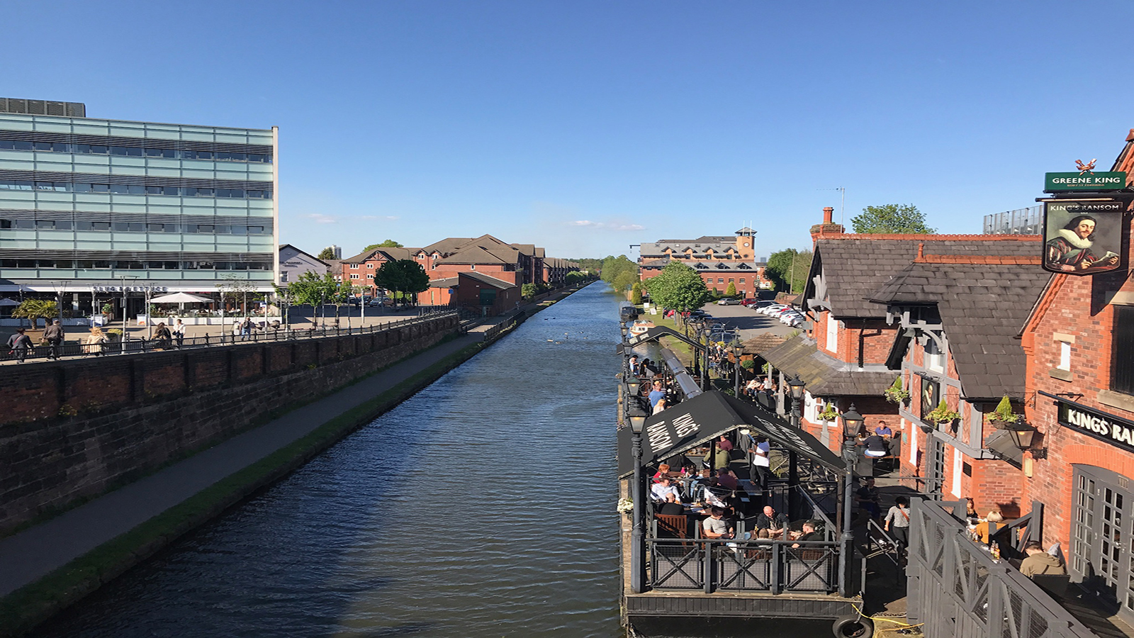 The Sale pub selling 6p pints for the Queen's Jubilee - Sale Today