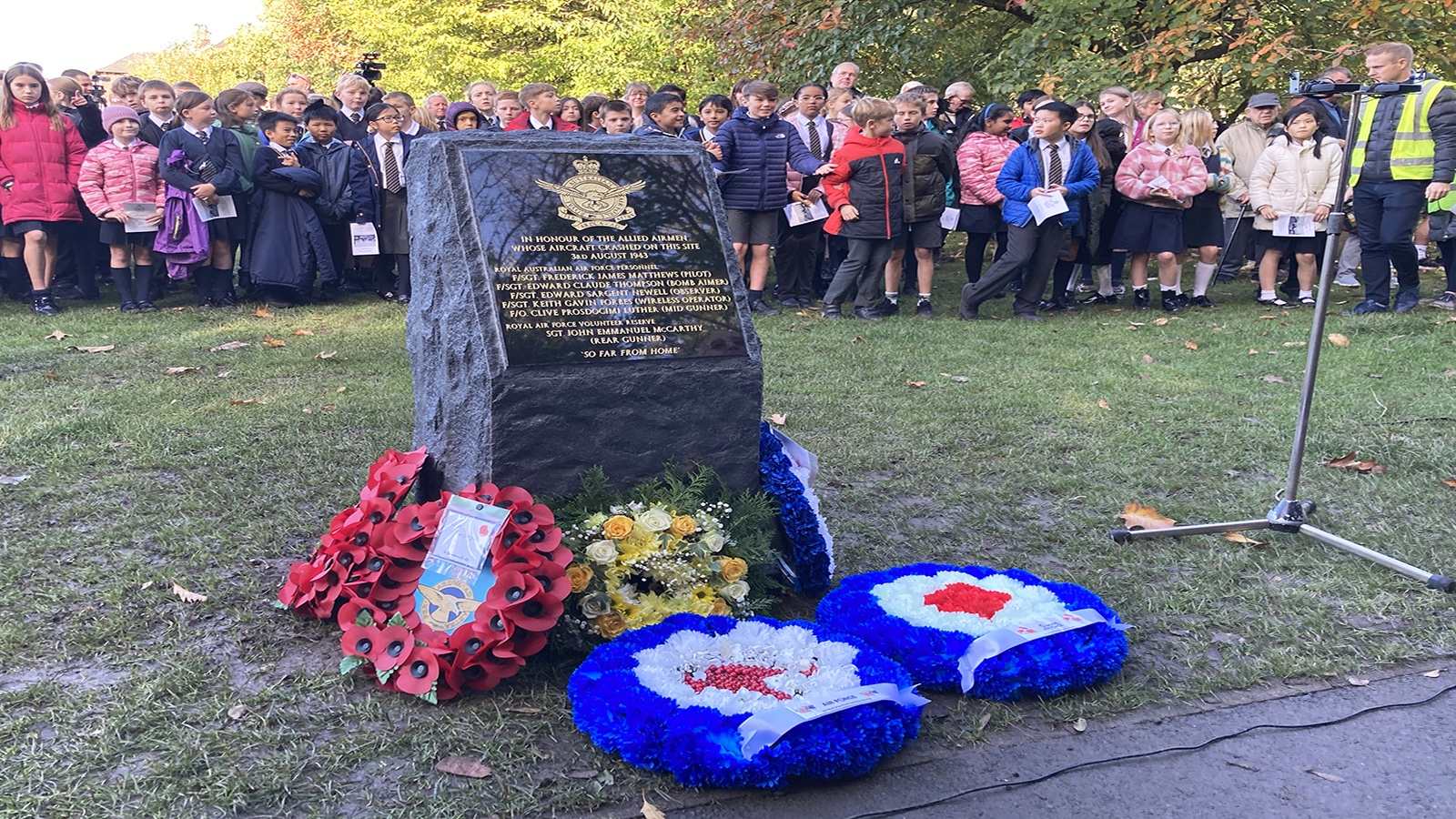 "So far from home" – Hundreds gather at unveiling of Walton Park war ...